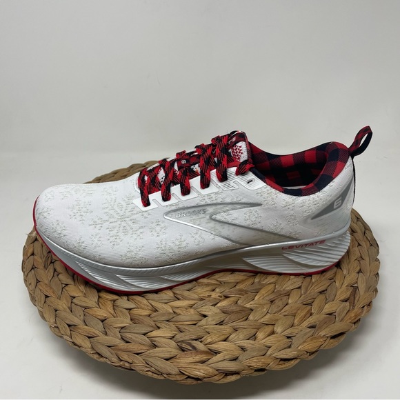 Brooks | Shoes | New Brooks Levitate 6 Shoes Run Merry Christmas White ...
